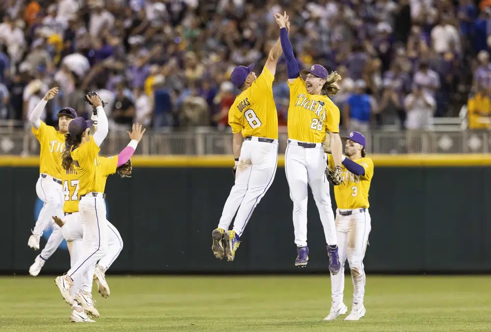 CWS Game 1: LSU’s Floyd fans 17 as Tigers edge Florida | News, Sports ...